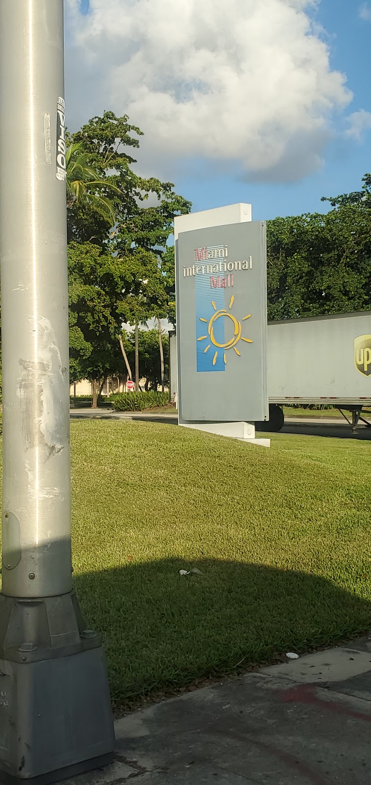 Miami Intl Mall (TD Bank) » Transit station in Doral FL