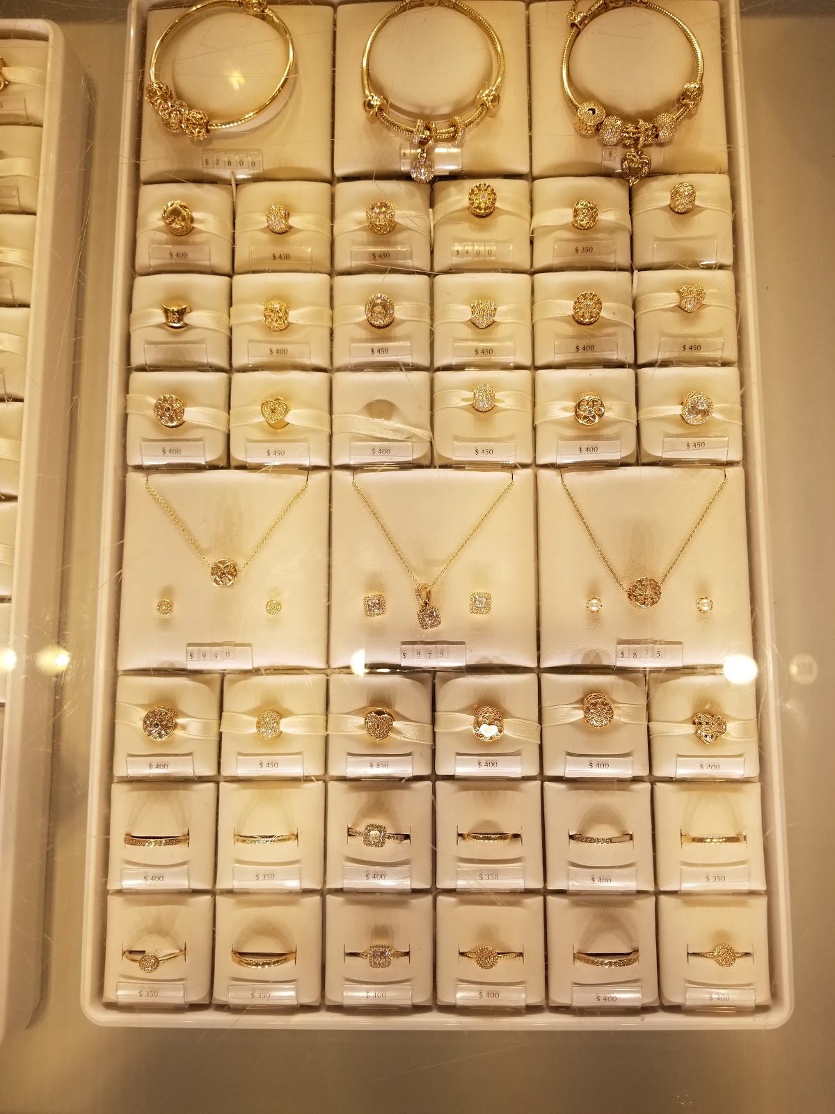 Pandora Jewelry Store in Miami FL | Pandora Jewelry Miami International ...