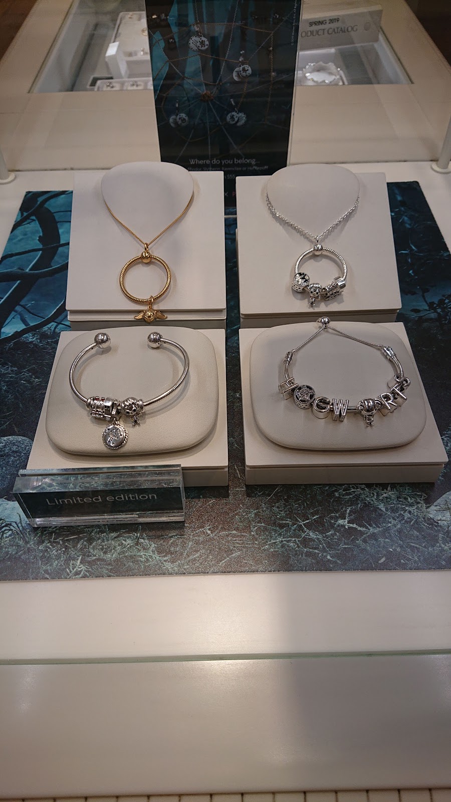 Pandora Jewelry Store in Miami FL | Pandora Jewelry Miami International ...